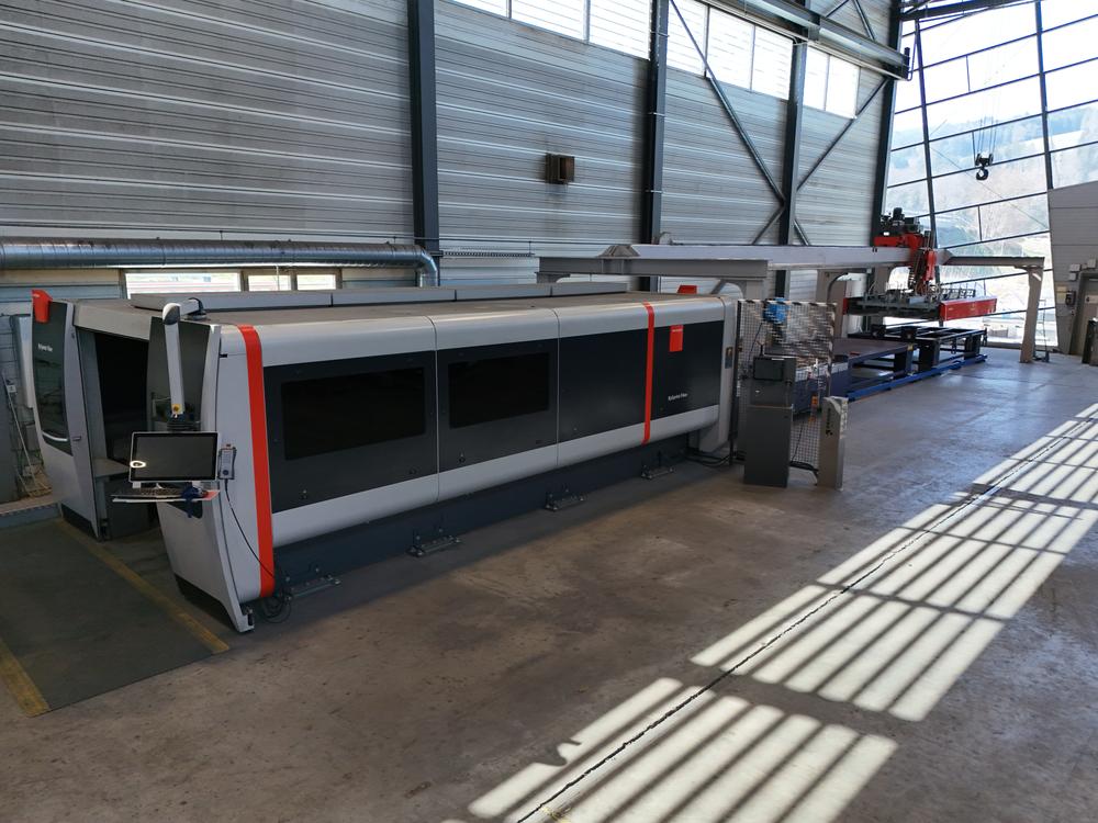 Progin SA offices USM Haller | Dome Auctions