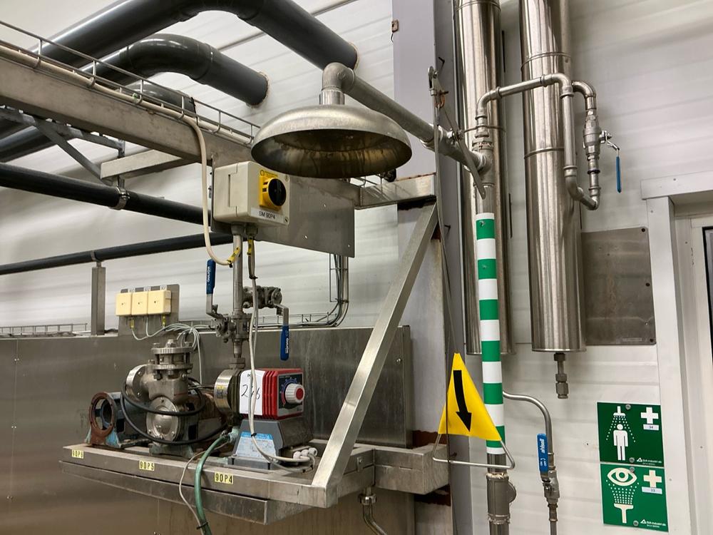 Body emergency shower | Dome Auctions