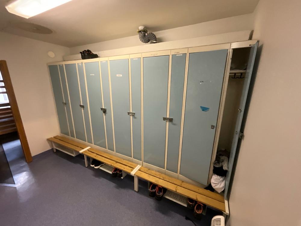 Changing room | Dome Auctions