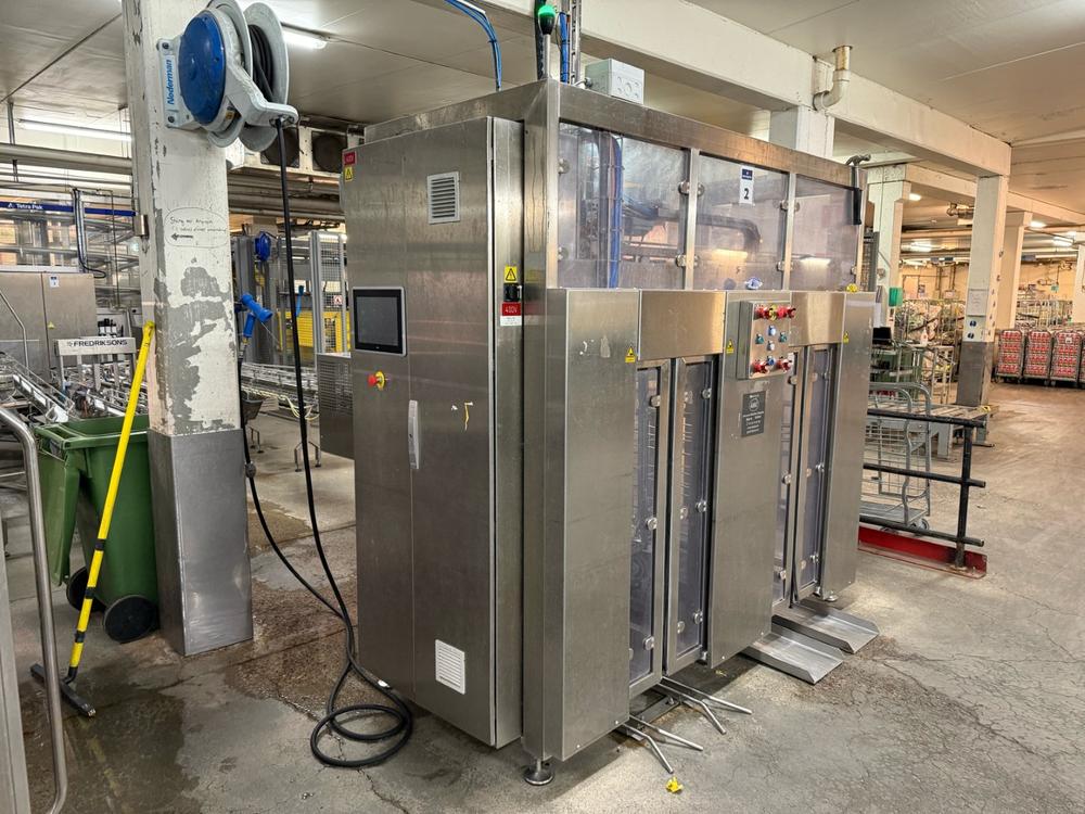 2016 Amc CF-90 Pallet stacker | Dome Auctions