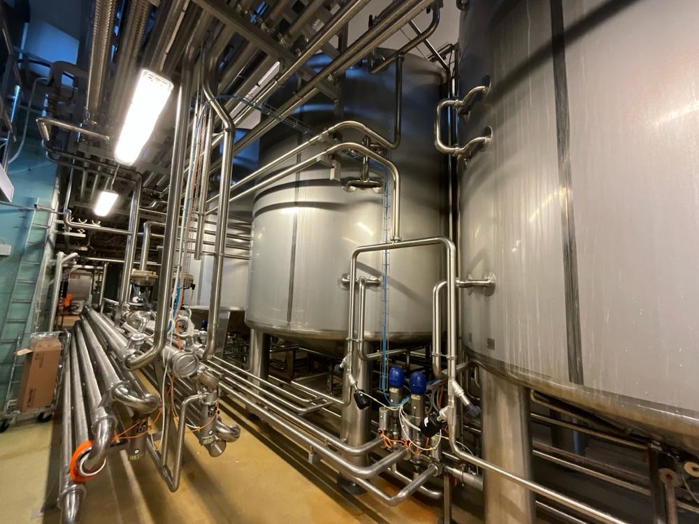 2009 Bujalski ZBM-03-18 s/s vertical storage tank 19.460L | Dome Auctions