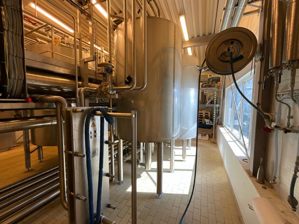 2005 Tankki s/s vertical storage tank 3.000L | Dome Auctions