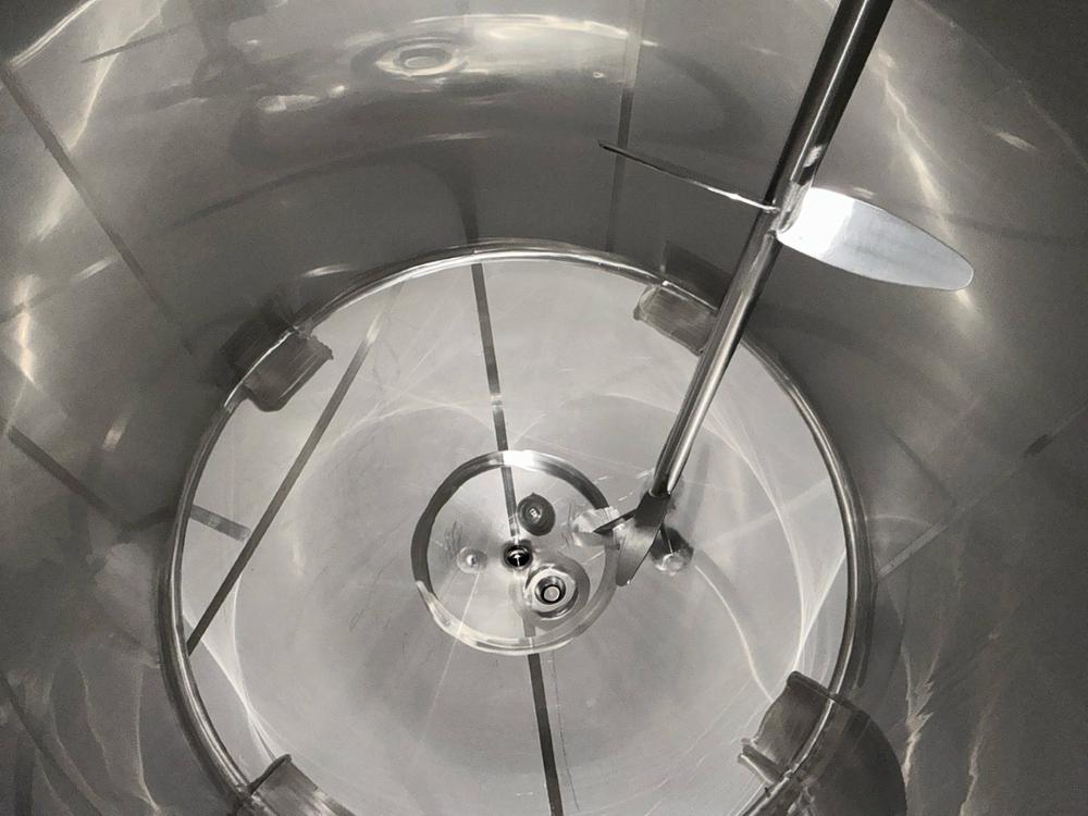 2004 Fimatec s/s vertical storage tank 8.000L | Dome Auctions