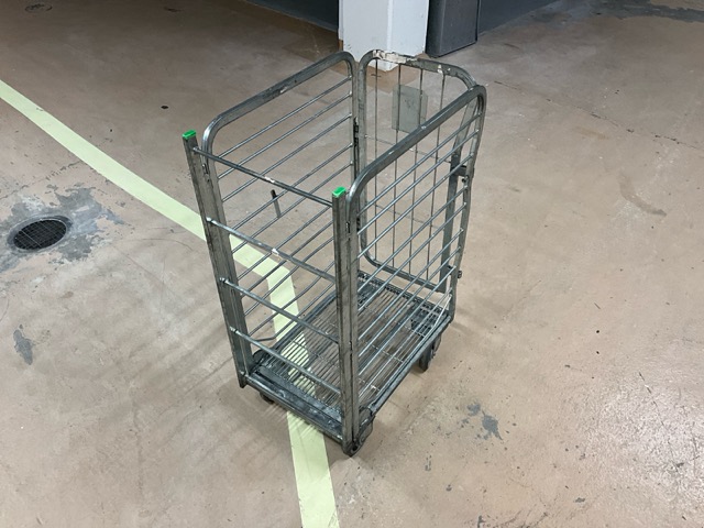 trolley (310x) | Dome Auctions