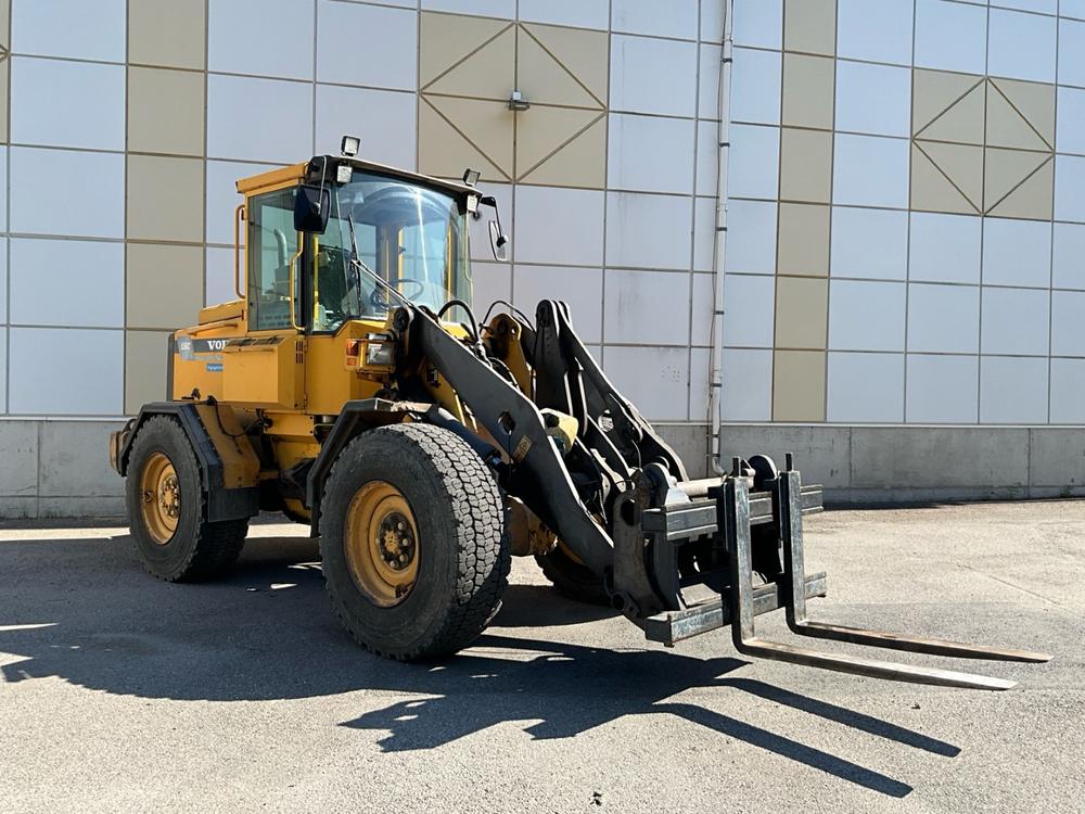 Volvo L50C wheel loader | Dome Auctions