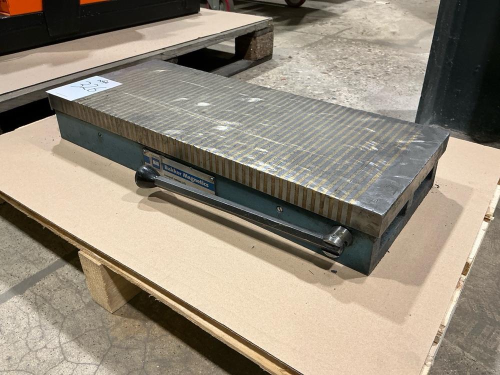 BM Magnet table | Dome Auctions