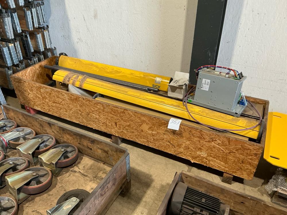 Sick Mirror column | Dome Auctions